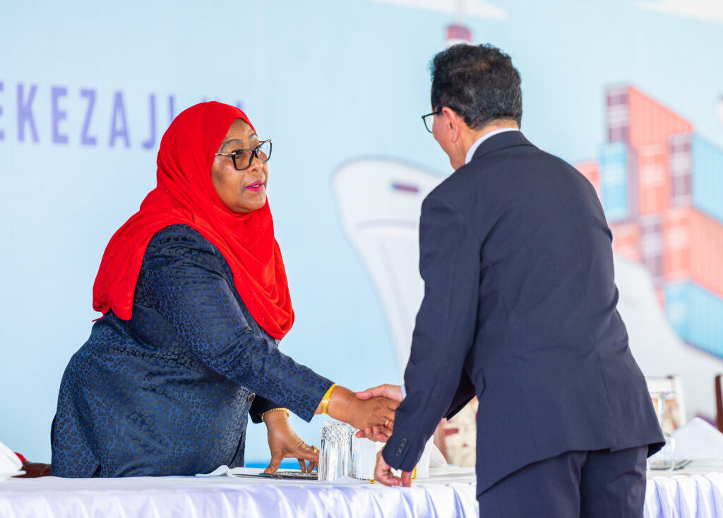 DP WORLD SIGNS 30-YEAR CONCESSION TO OPERATE MULTI-PURPOSE DAR ES ...