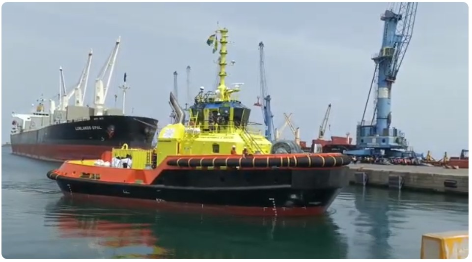 The Ghana Ports and Harbours Authority (GPHA) takes delivery of two new ...